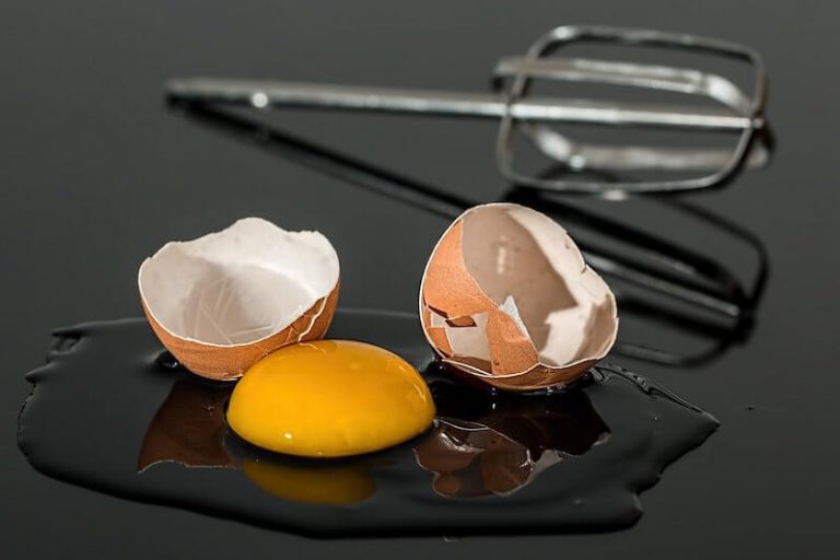 How To Tell If Eggs Are Bad After Cracking (3 Ways) - Home Cadet