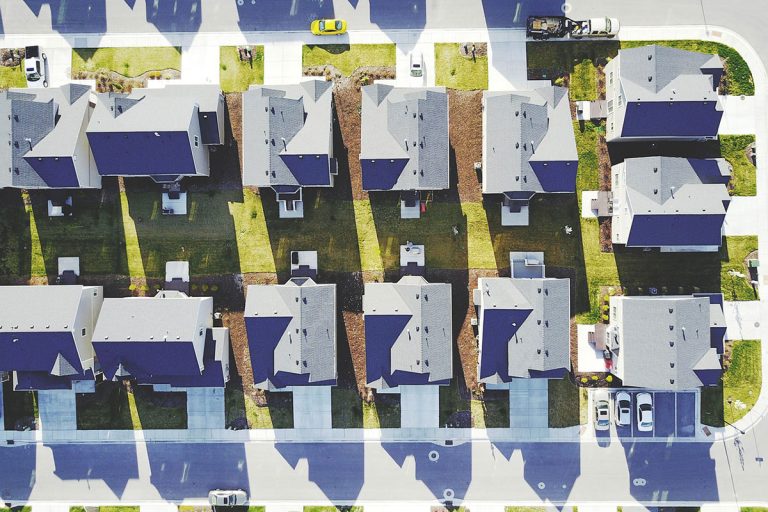 How to Report a Smelly Neighbor (7 Tips) - Home Cadet